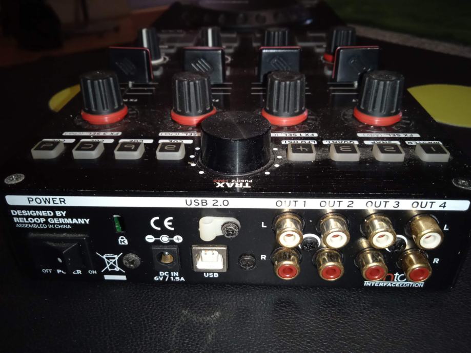 Reloop Contour IE (Interface Edition) kontroler - 250€