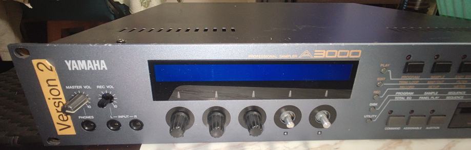Retro rackmount sampler YAMAHA A3000 V2 (verzija 2) 84 mb ram + dodaci