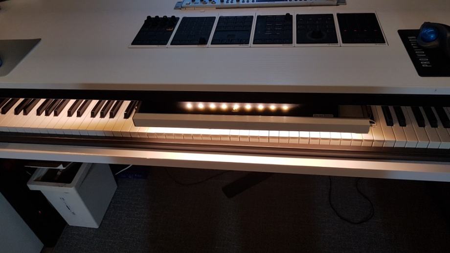 STOL (PULT) ZA STUDIO