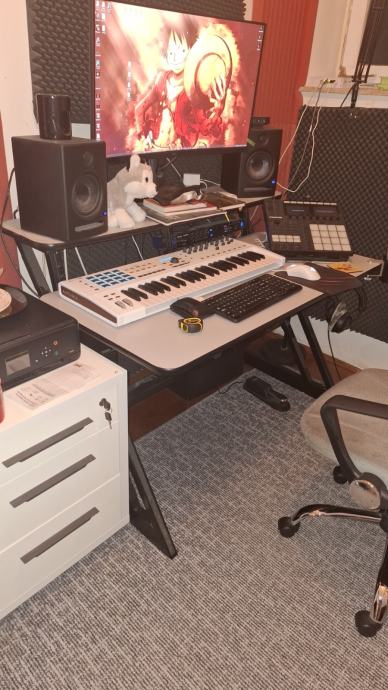 Studijski Stol Lewitz WS-01 (Stol za kućni glazbeni studio)