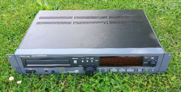Tascam CD-RW2000 prodajem/mjenjam?
