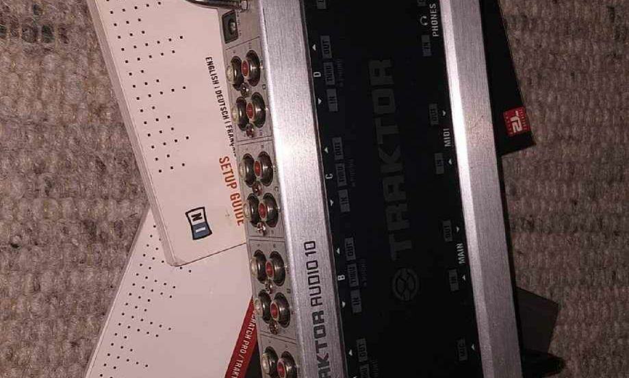 Traktor Audio 10 / Native Instruments / Komplet