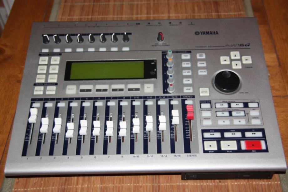 Yamaha AW16G 16-track Digital Recorder Workstation