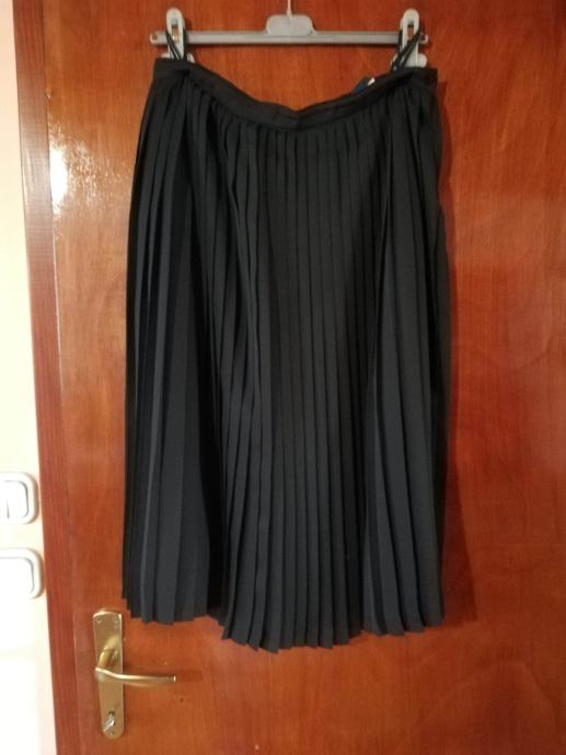NOVA CRNA PLISIRANA SUKNJA