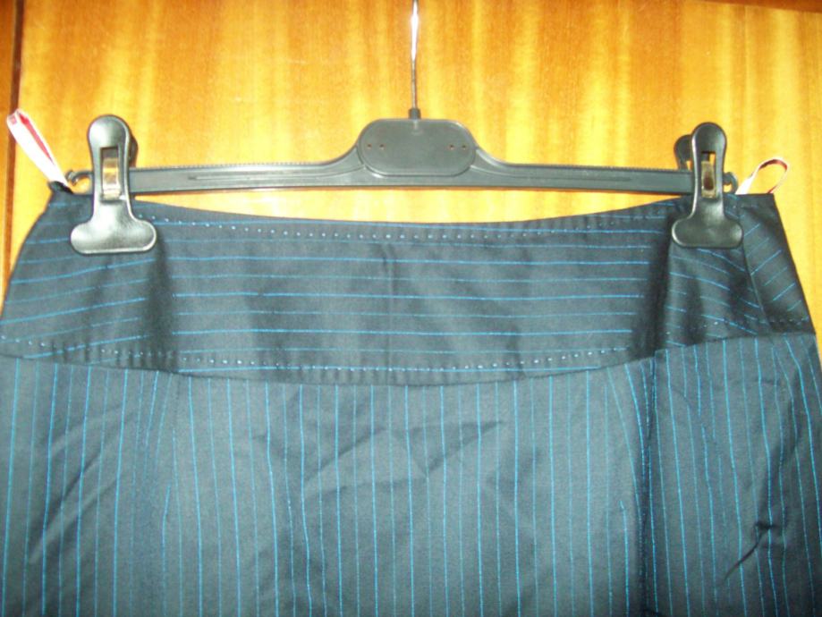 Prodajem zensku suknju.Marke;LABOD STYLE.(Broj;42).