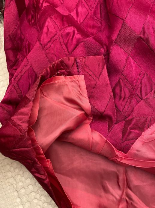 Suknja vel 38/40 ciklama roza uska reljefna dulja NOVO Italy