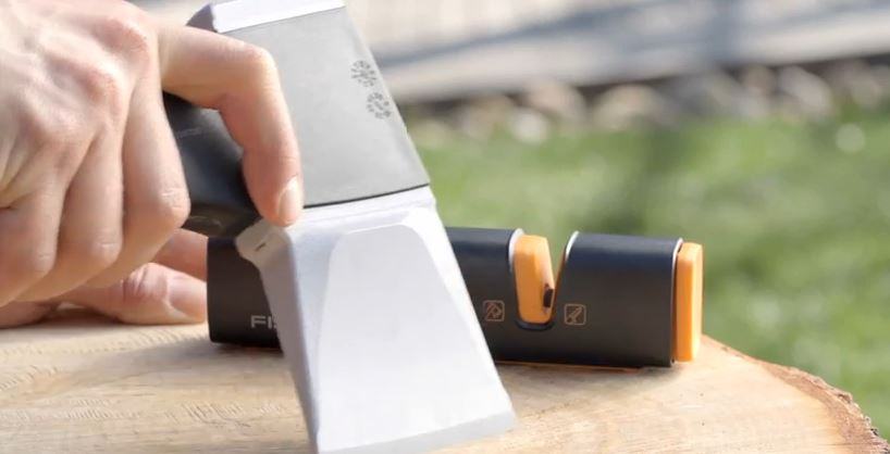 Sjekira za cijepanje drva - Fiskars X27