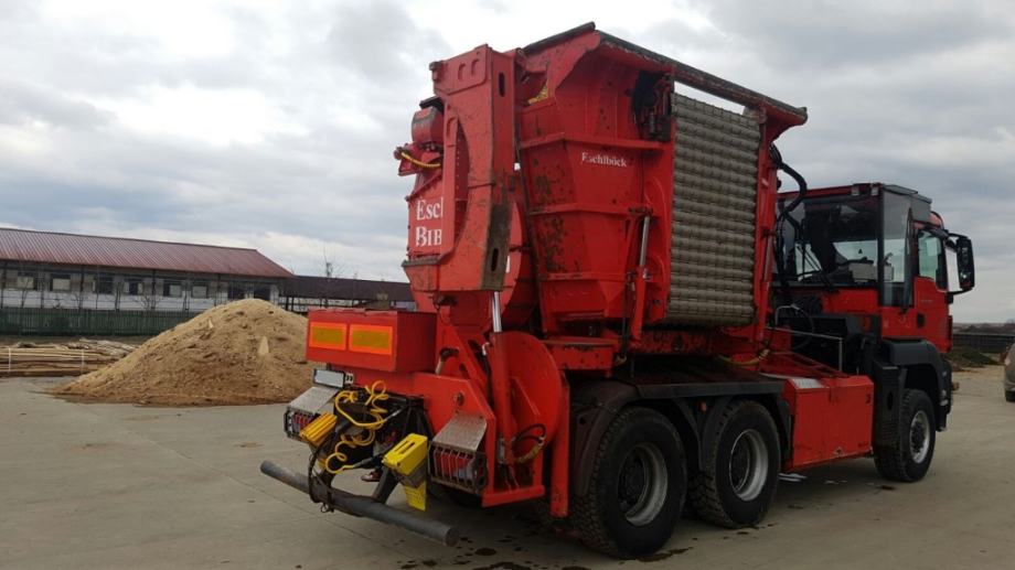 Drobilica za drvo - čiper - iverač - kamionska - sa cjepačem klada