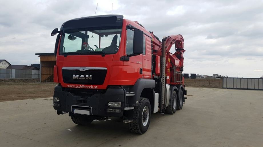 Drobilica za drvo - čiper - iverač - kamionska - sa cjepačem klada