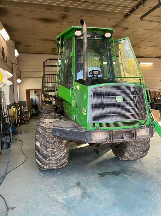 Forwarder John Deere 810D