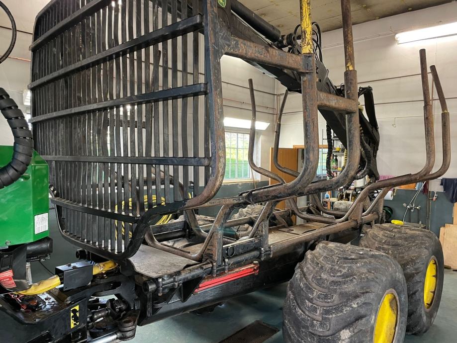 Forwarder John Deere 810D