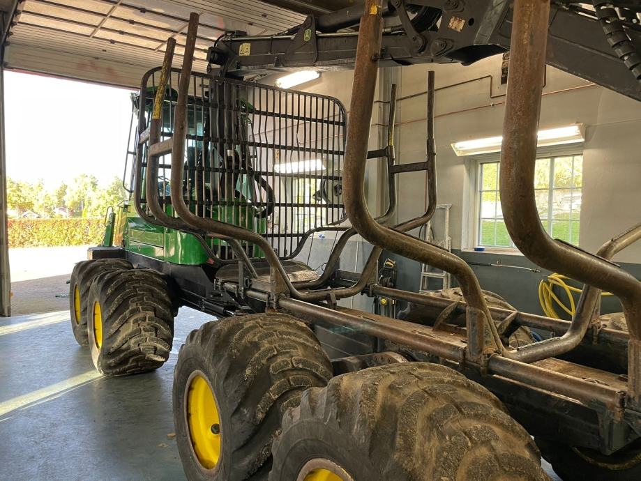 Forwarder John Deere 810D