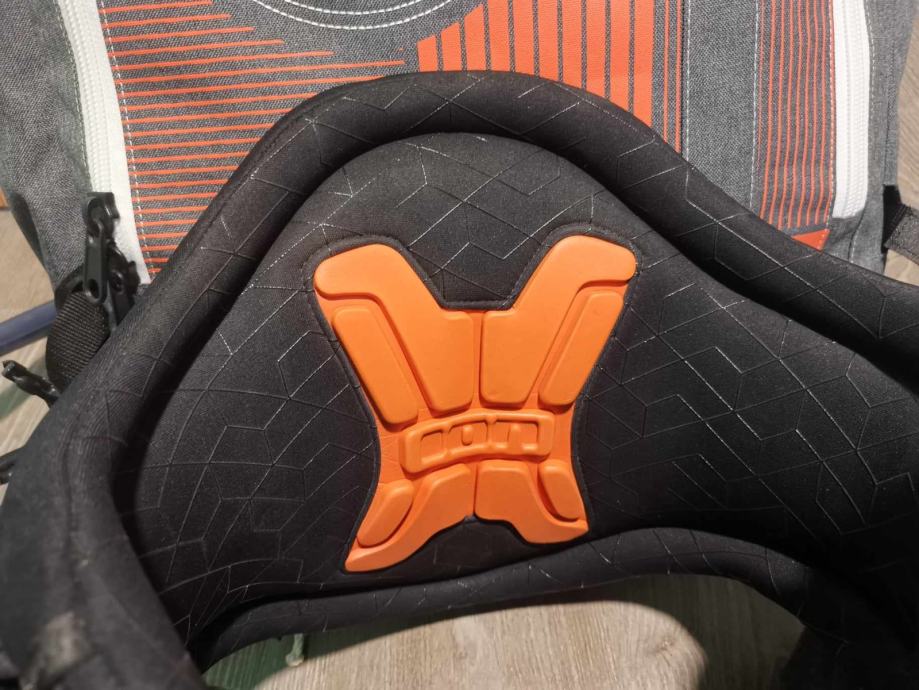 Kitesurf oprema - zmaj, daska, bar, trapez i pumpa