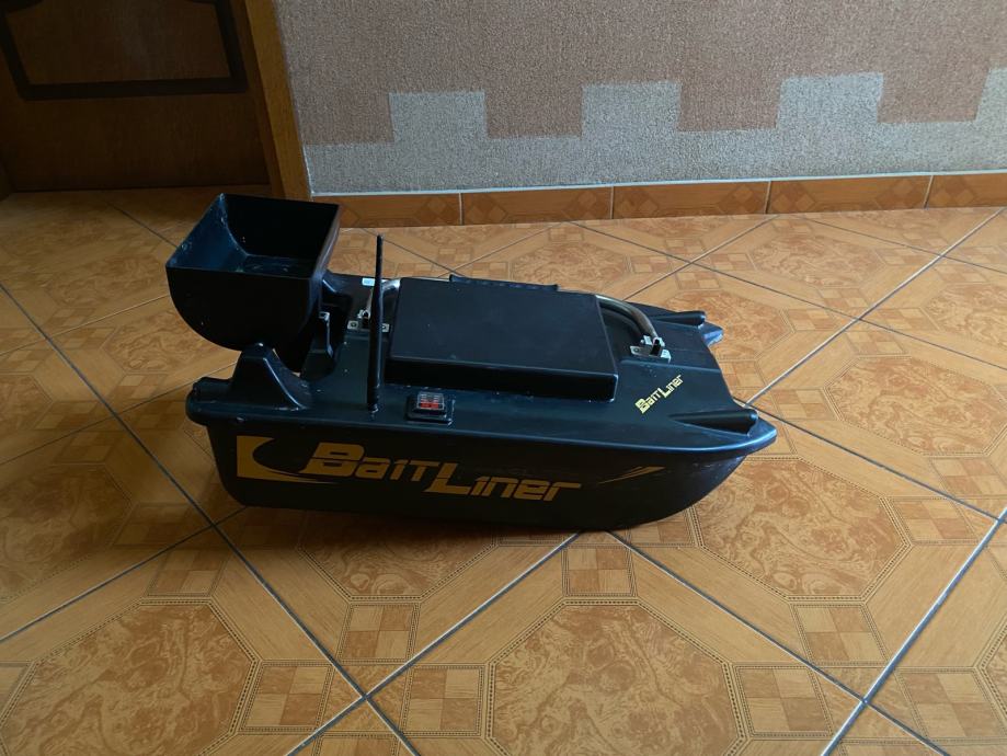 Camac za prihranu ribe -Bait Liner