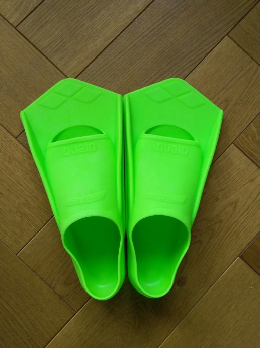 P: nove, nekorištene kratke peraje Arena Powerfin Training Fins 43-44