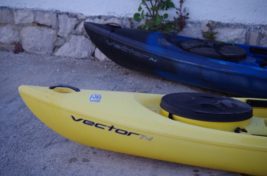 Prodajem Necky Vector 14! 4500 kn s veslom!