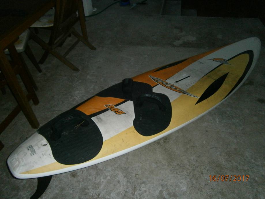 Surf daska, 100 E