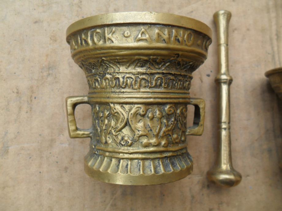 Avan, stupa ili mužar mesingani manji dva komada