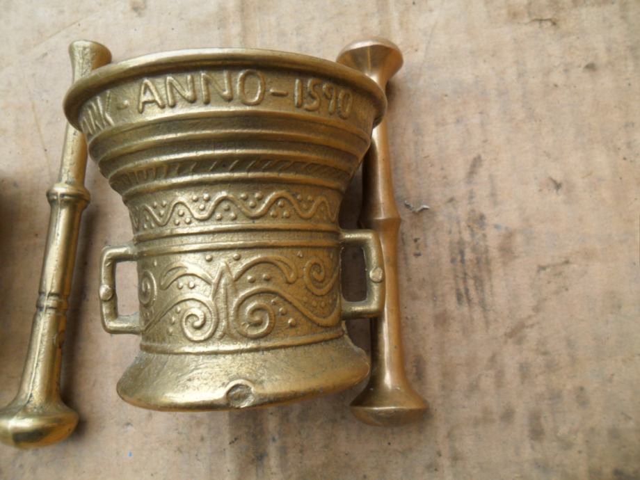 Avan, stupa ili mužar mesingani manji dva komada