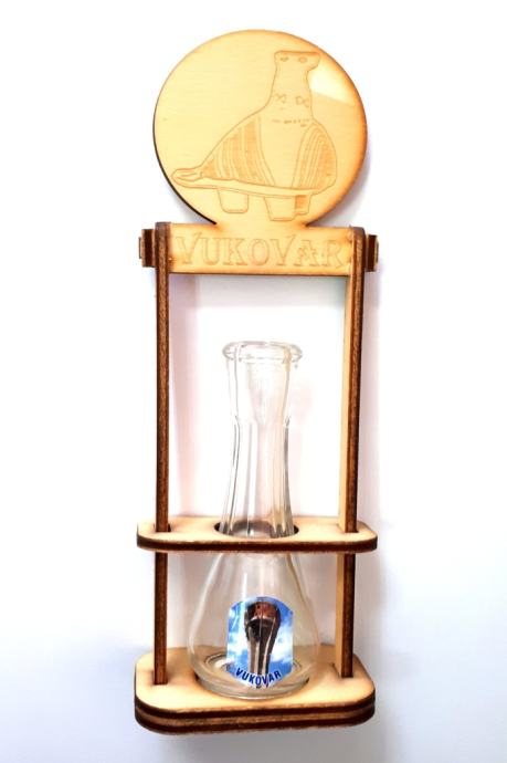 Fraklić na drvenom stalku