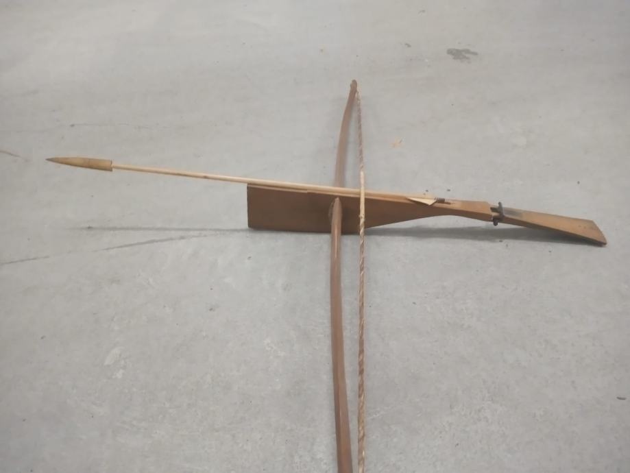 Samostrel kućna izrada iz Kambodže