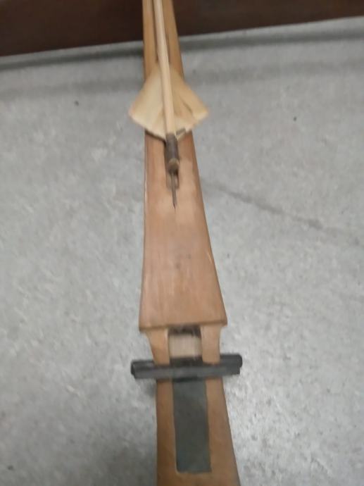 Samostrel kućna izrada iz Kambodže