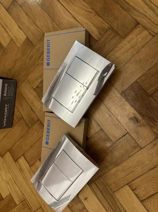 2 tipke Geberit delta 30 i Mješalica za kadu Voxort Amora