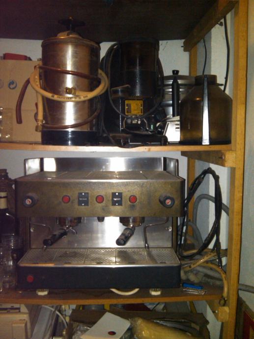Caffe aparat s opremom i mlinac za kavu - rasprodaja