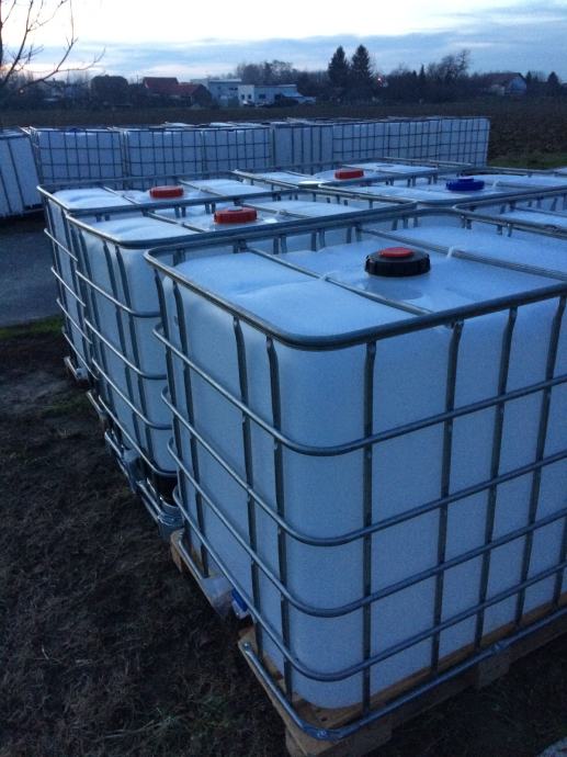 Cisterna 1000l . IBC kontejner 1000l . Spremnik za vodu 1000l