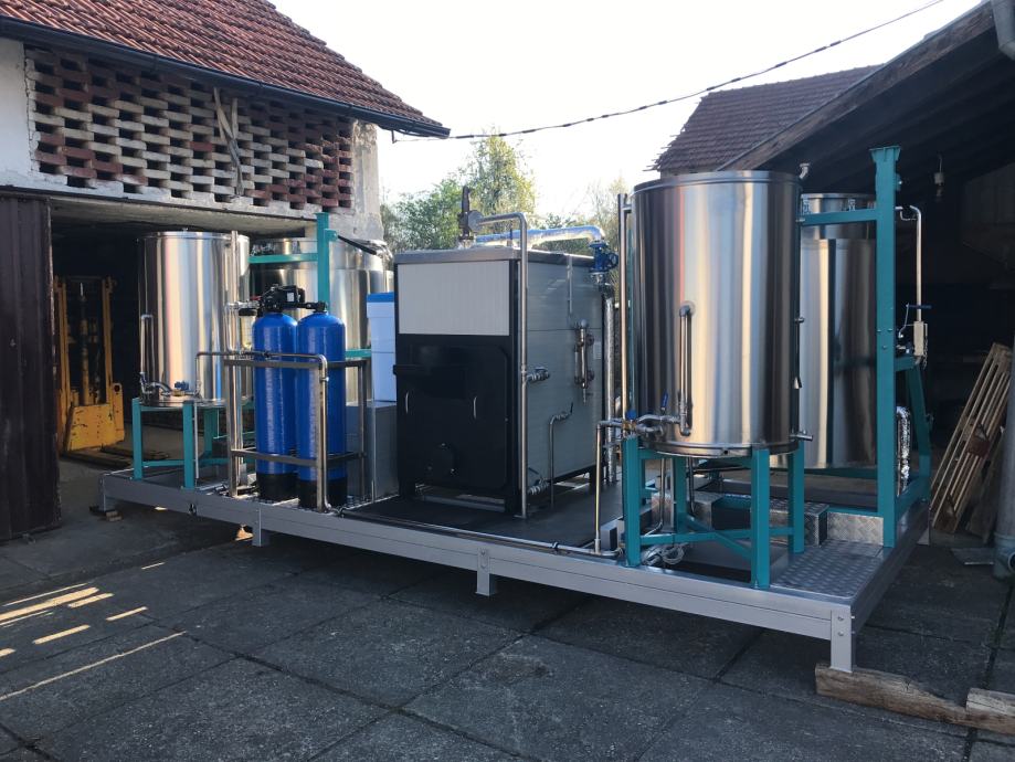 DESTILACIJSKO POSTROJENJE ZA PROIZVODNJU ETERICNOG ULJA