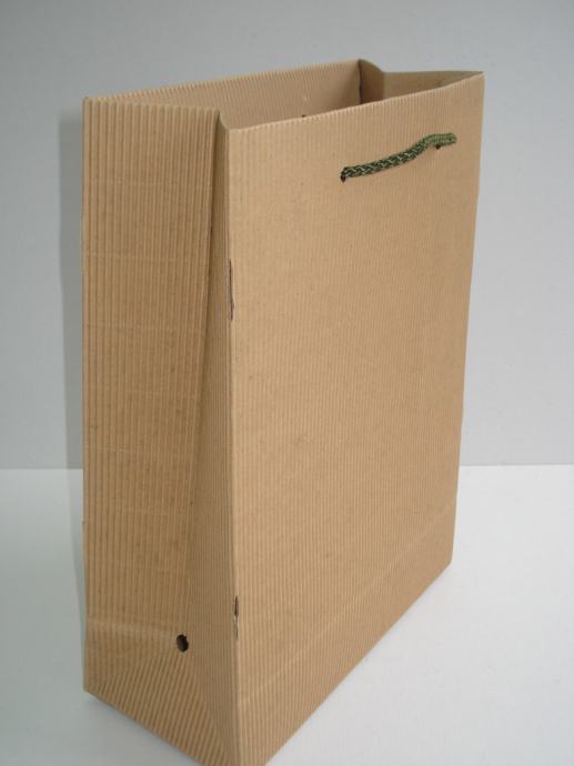 Kartonska poklon vrećica sa ručkom Paketić Sokolgradska3 Zagreb