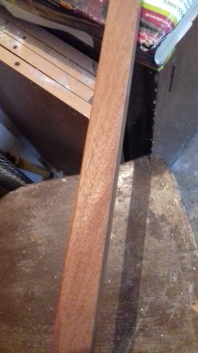 letva Mahagonija dužina=90cm, deb = 2,5cm,masivni mahagonij!