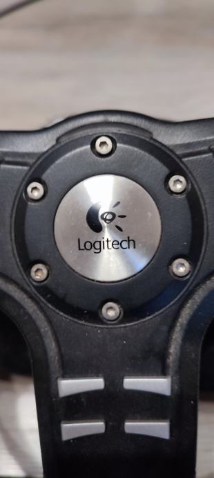 Logitech volan
