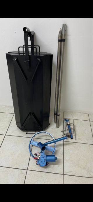 PECALO NA RASKLAPANJE ZA PEČENJE PILIĆA ILI CARSKOG MESA