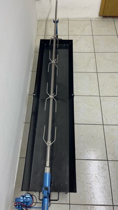 PECALO NA RASKLAPANJE ZA PEČENJE PILIĆA ILI CARSKOG MESA