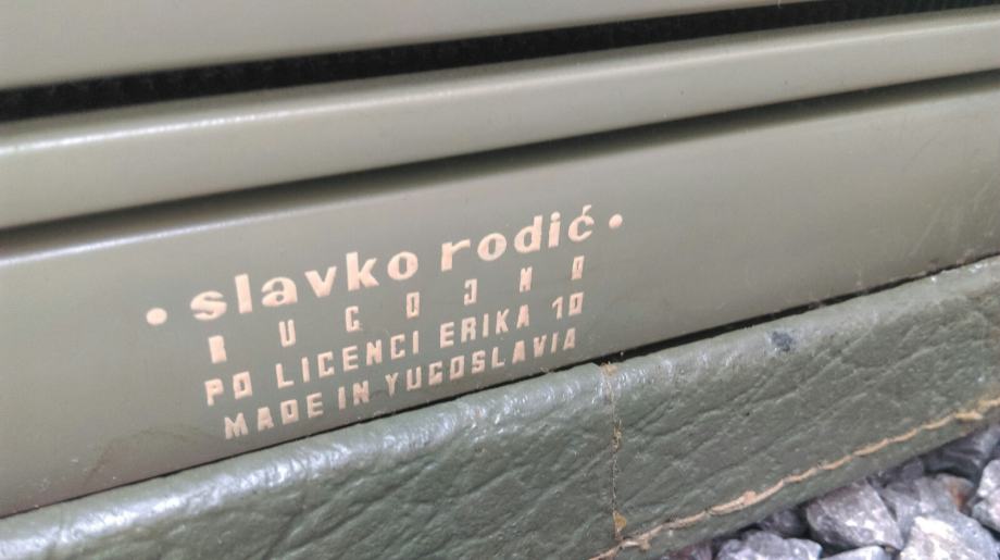 Pisaca masina Slavko Rodic