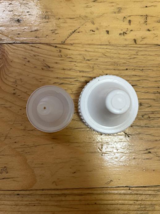 Plasticna boca 1000ml sa čepom i dozatorom