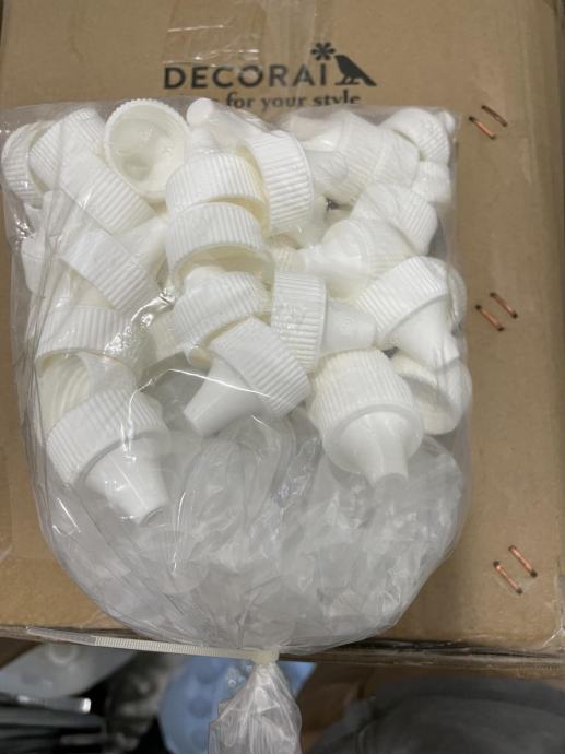 Plasticna boca 1000ml sa čepom i dozatorom