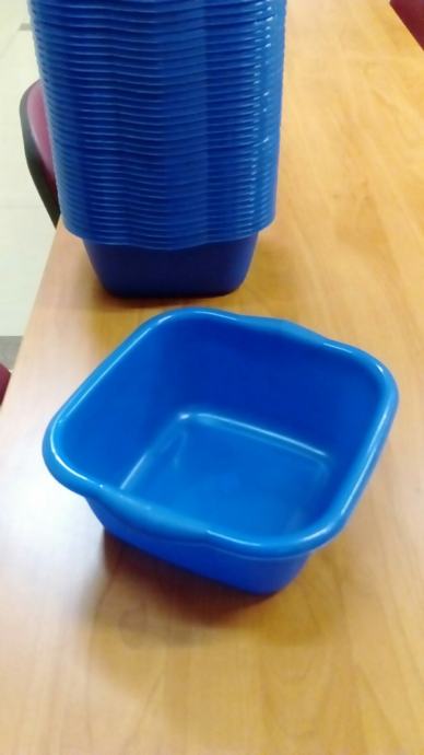 Plasticne posude kutije za sitnu robu