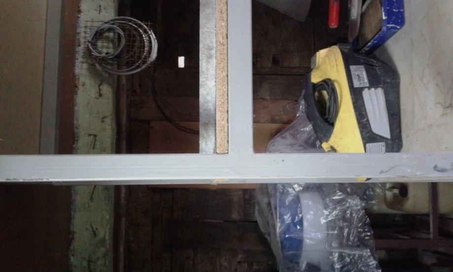 Police metalne za alat i stvari