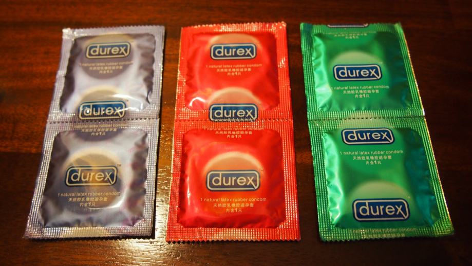 POVOLJNO! 74 durex kondoma + Durex warming 50ml lubrikant GRATIS