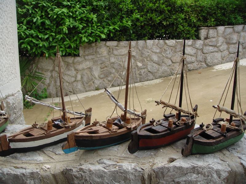 prodajem drvene brodice 25kn/kom