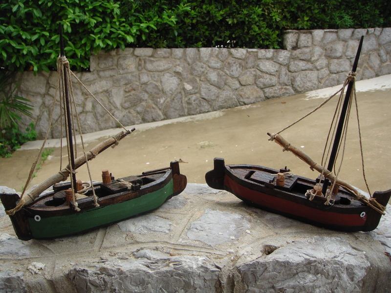 prodajem drvene brodice 25kn/kom