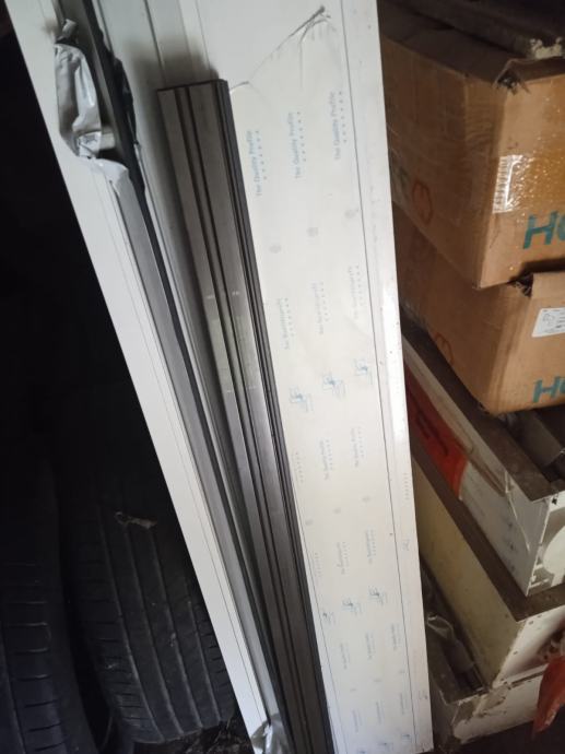 PVC Rolete i PVC prozori okviri komplet novo