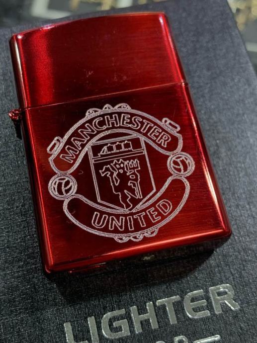 USB upaljač Manchester united Zippo style •NOVO •CERTIFIKAT •DOSTAVA