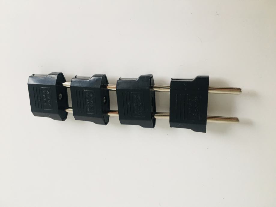 UTIČNICE, AMERIČKI U EU (HRV) PLUG