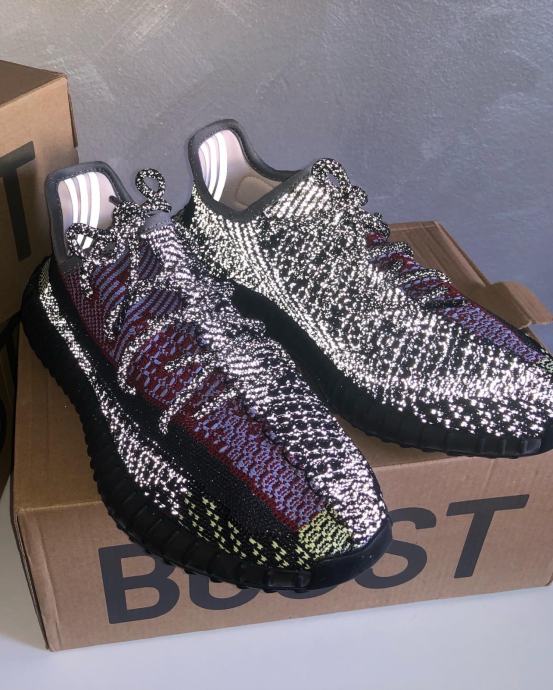 Yeezy Boost yecheil 40 broj