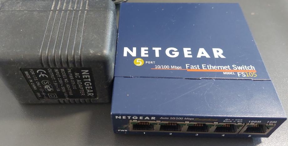 NETGEAR 5-port Fast Ethernet switch FS105