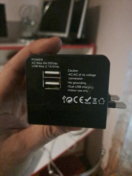 SBOX UTIČNICA UTIKAČ RAZNE UTIČNICE UK/AUS EU/USA SVE UTIČNICR I 2XUSB