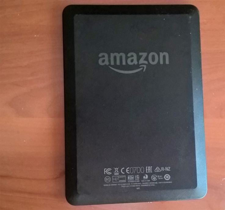 Amazon Kindle 6 inch e-ink E-Book Reader Čitač WiFi 4GB + Futrola Amazon Kindle 6 inch e-ink E-Book Reader Čitač WiFi 4GB + Futrola
